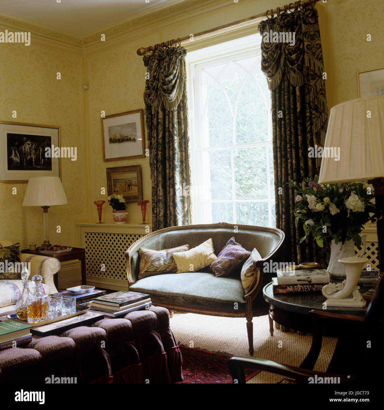 Edwardian living room Stock Photo - Alamy