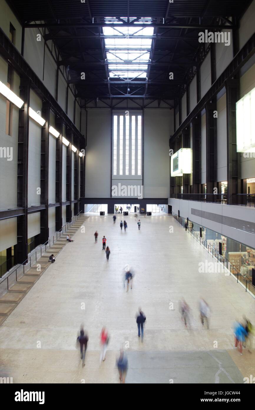 People travel through london hi-res stock photography and images - Alamy