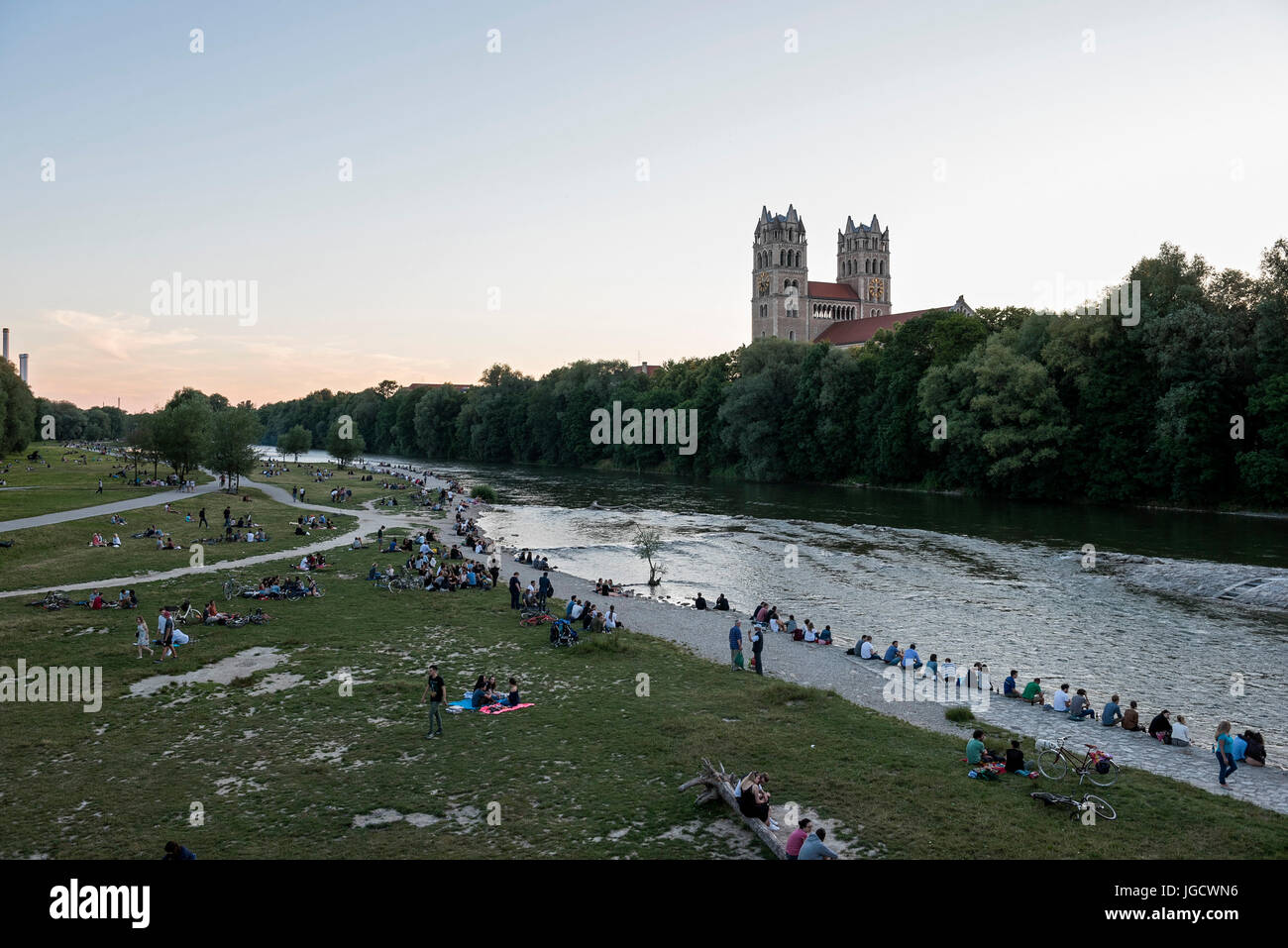 Urban life isar river hi-res stock photography and images - Alamy