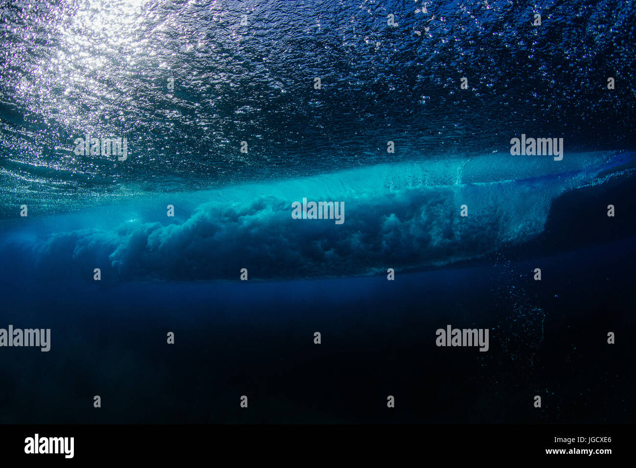 Underwater view breaking wave hi-res stock photography and images - Alamy