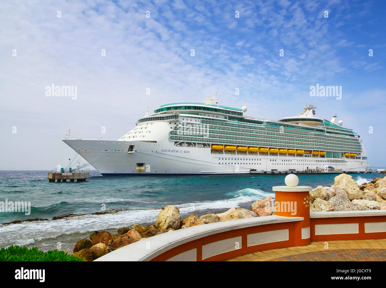 Large cruise ship curacao hi-res stock photography and images - Alamy