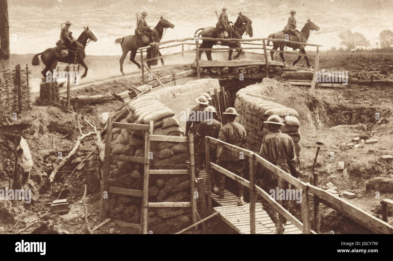 Two tier bridge ww1 hi-res stock photography and images - Alamy