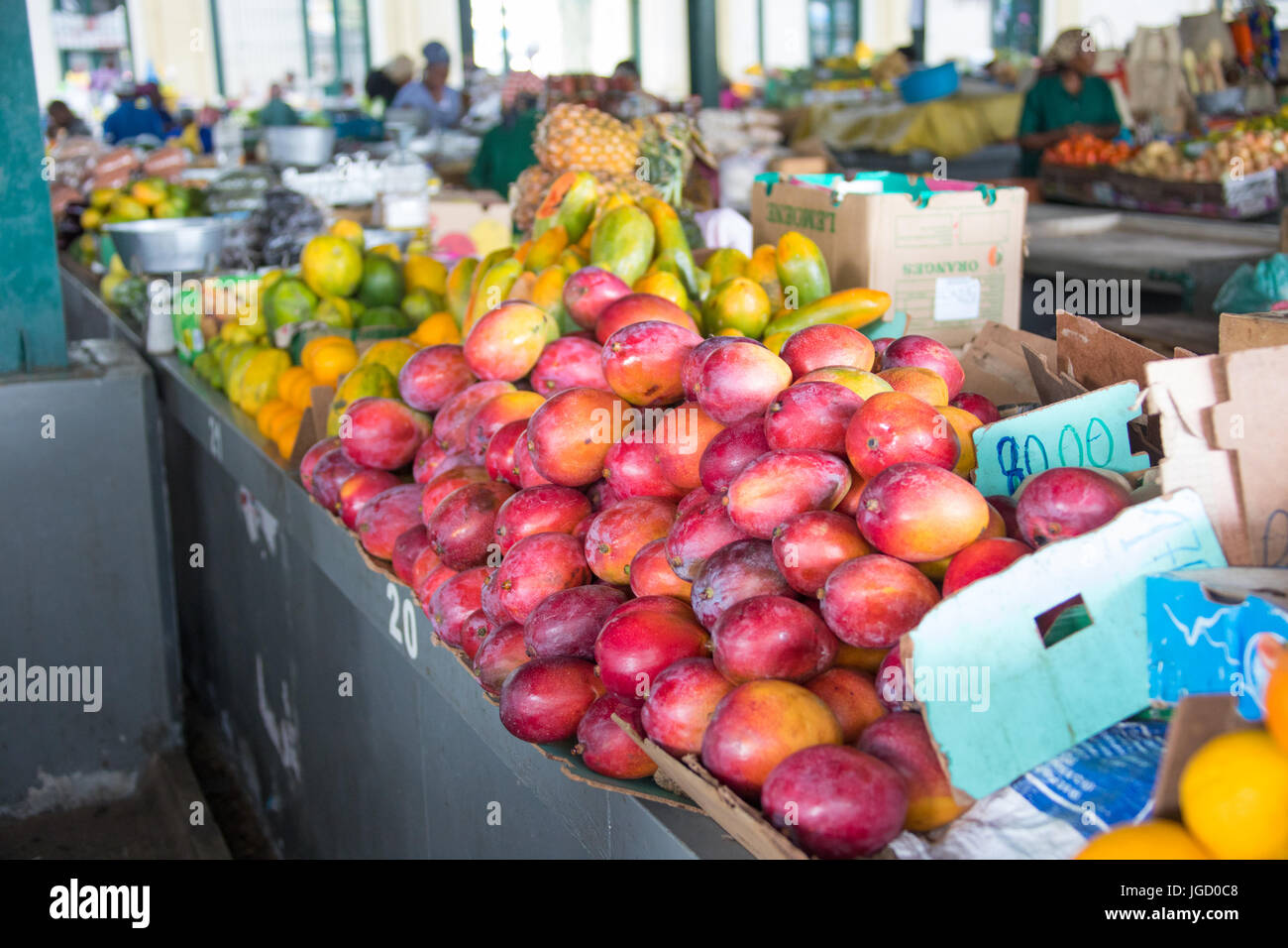 Maputo market hi-res stock photography and images - Alamy