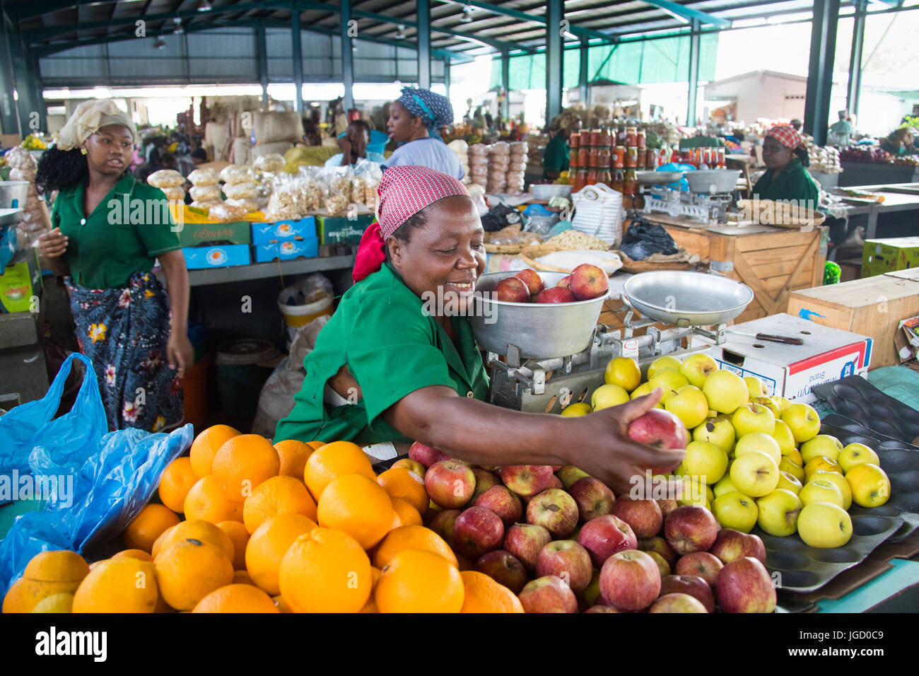 African fruit market hi-res stock photography and images - Alamy