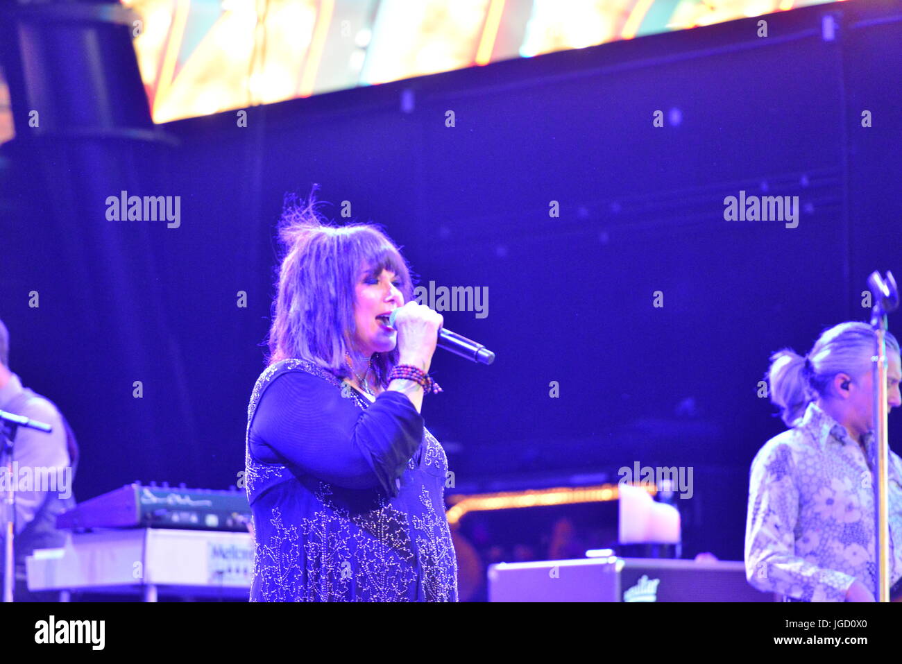 Ann Wilson singing at Fremonet street in Las Vegas Stock Photo - Alamy