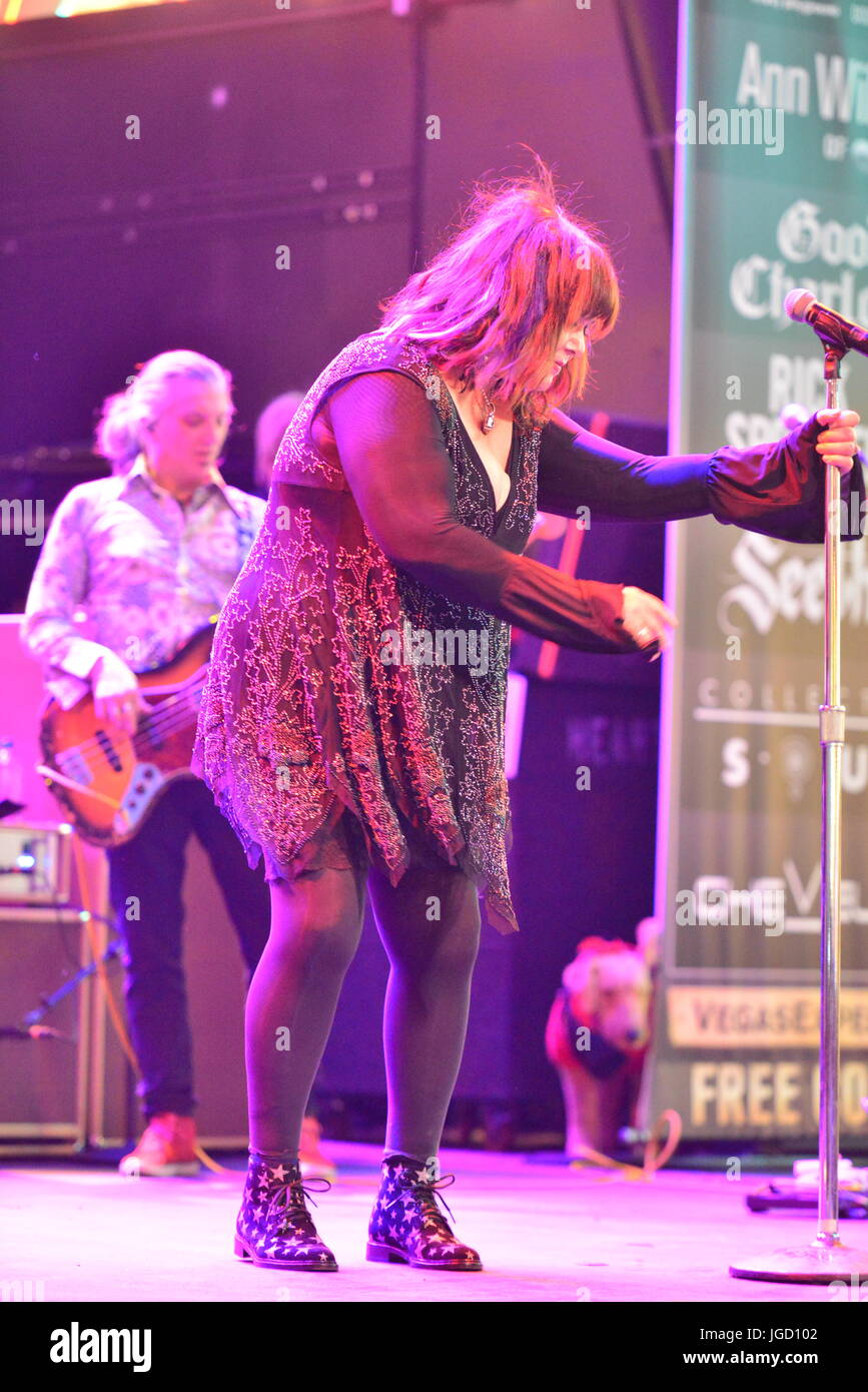 Ann Wilson singing at Fremonet street in Las Vegas Stock Photo - Alamy