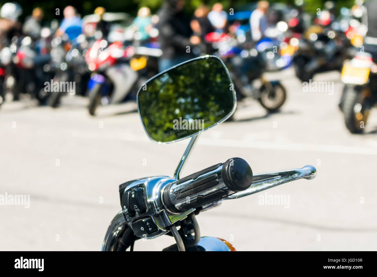 Chrome handlebars on bike hi-res stock photography and images - Alamy