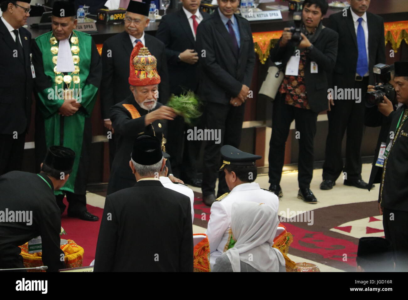 Wali Nanggroe Aceh, Tengku Malik Mahmud performs ceremonial custom, ie ...