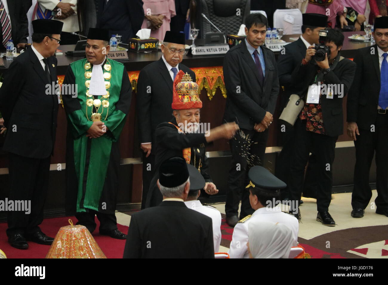 Wali Nanggroe Aceh, Tengku Malik Mahmud performs ceremonial custom, ie ...