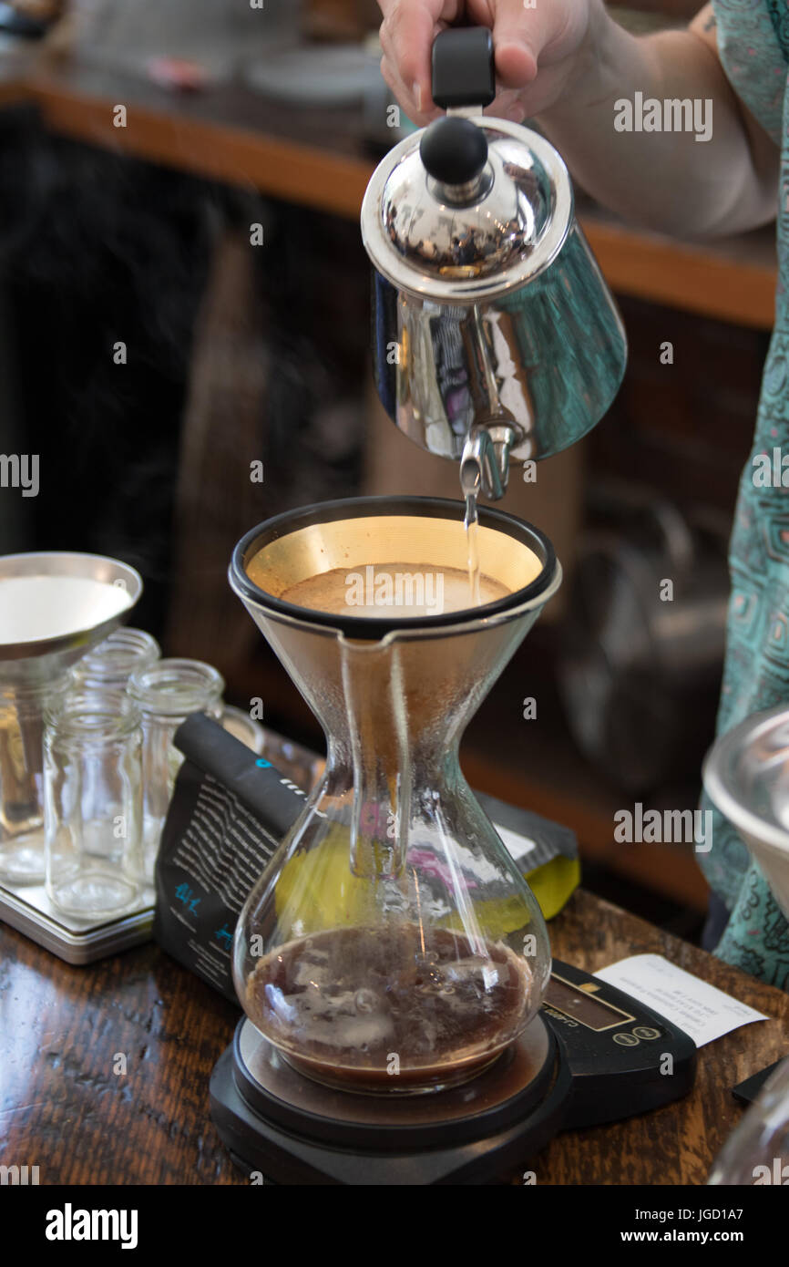 Gold filter hi-res stock photography and images - Alamy