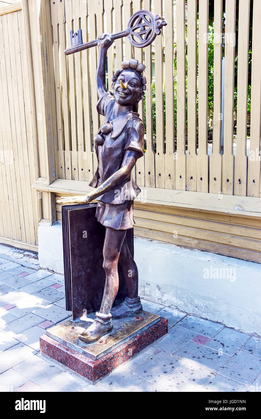 Bronze statue of Pinocchio Stock Photo - Alamy