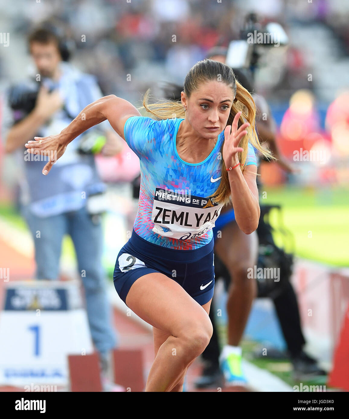Olha Zemlyak in 400m at Diamond League Paris 2017 Stock Photo - Alamy