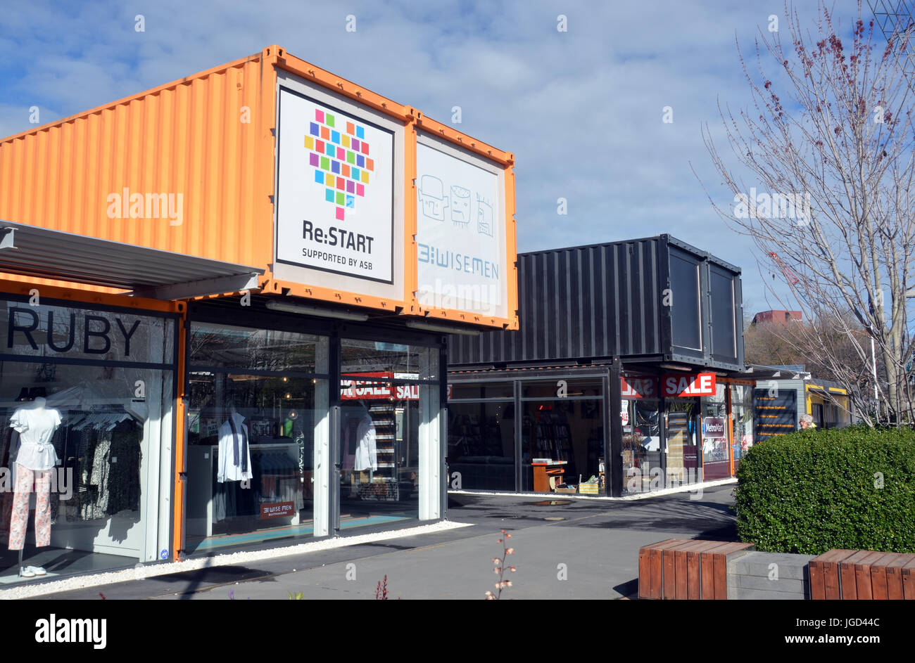 Shipping container shop hi-res stock photography and images - Alamy