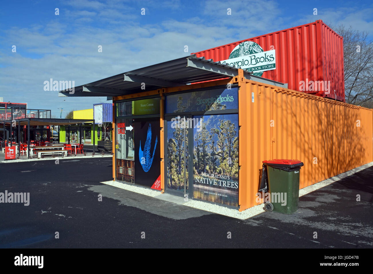 Shipping container shop hi-res stock photography and images - Alamy