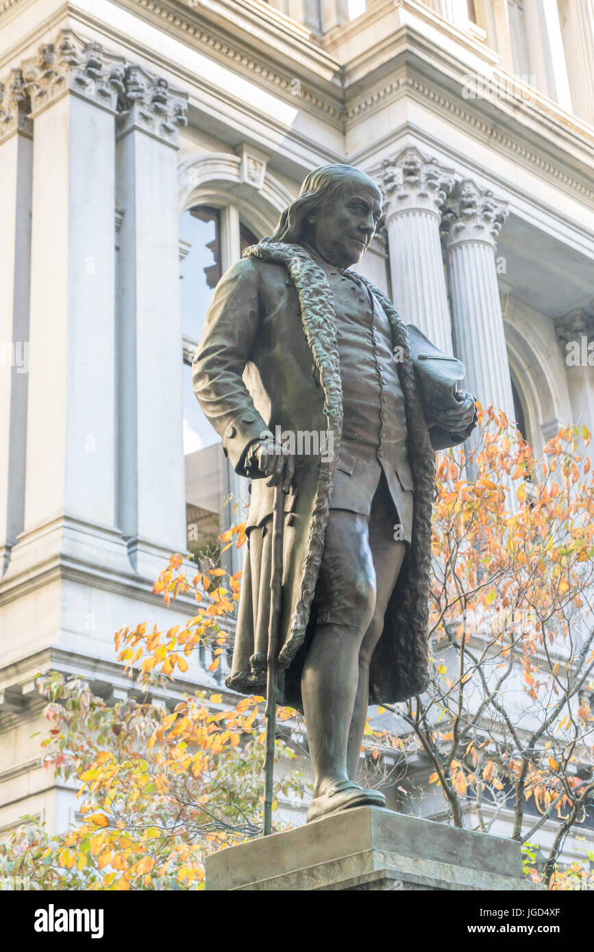 Benjamin franklin statue hi-res stock photography and images - Alamy