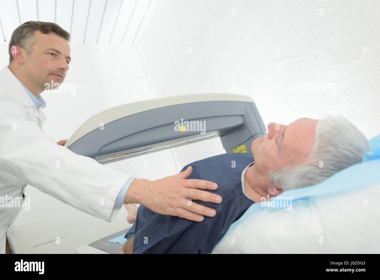 patient and doctor ready to do scan Stock Photo - Alamy