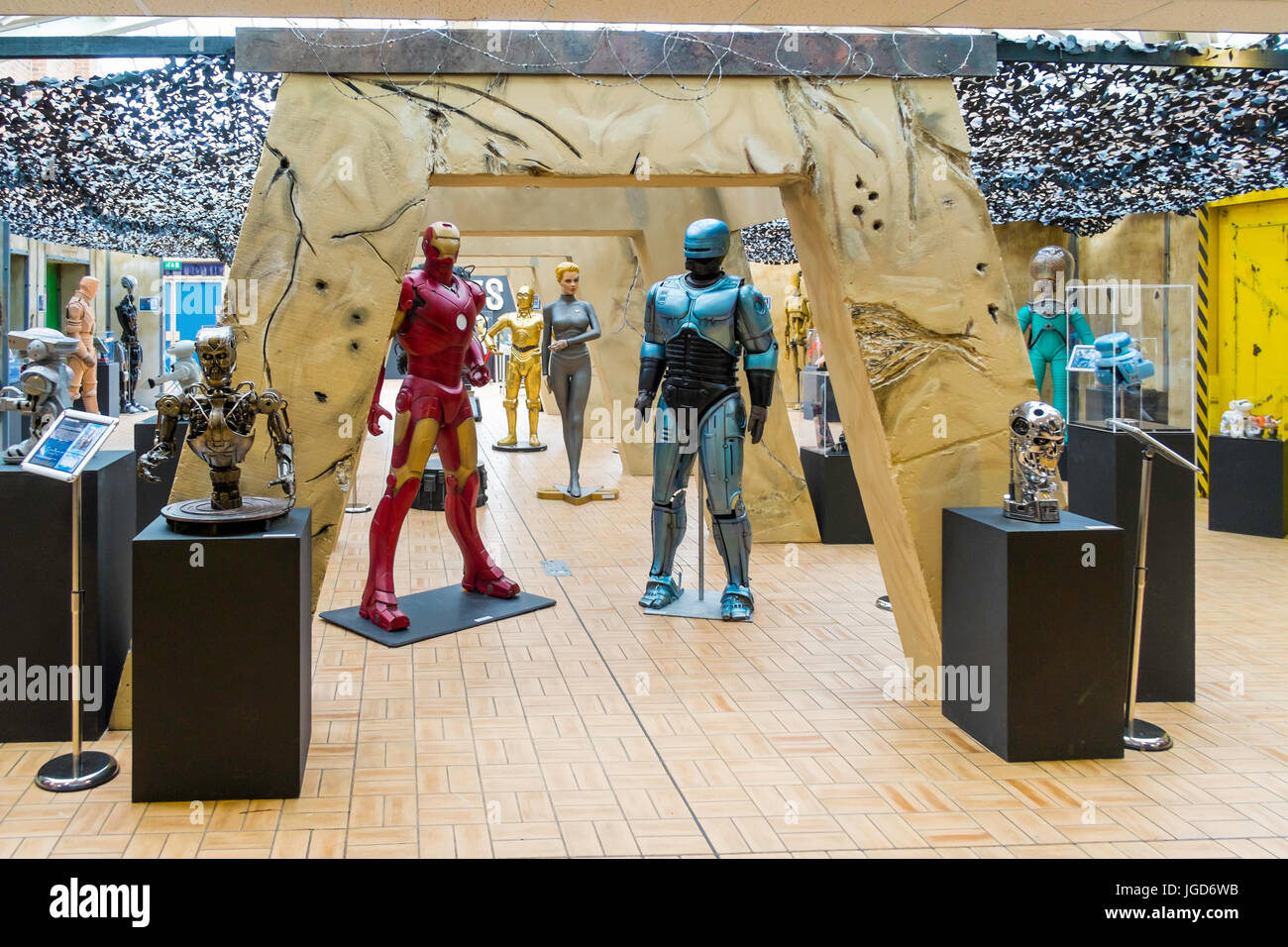 Robot exhibition hi-res stock photography and images - Alamy