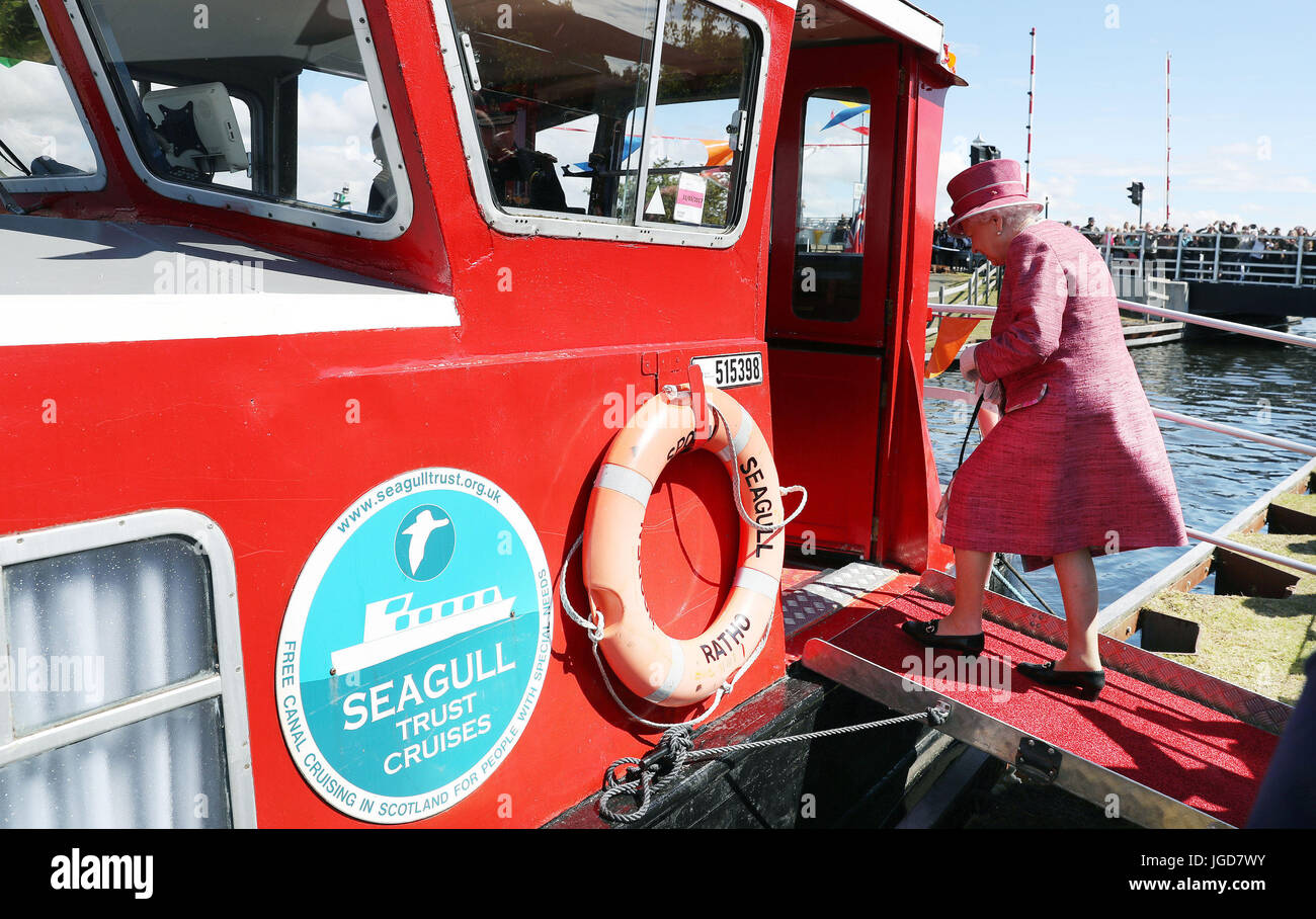 Boat name elizabeth hi-res stock photography and images - Alamy