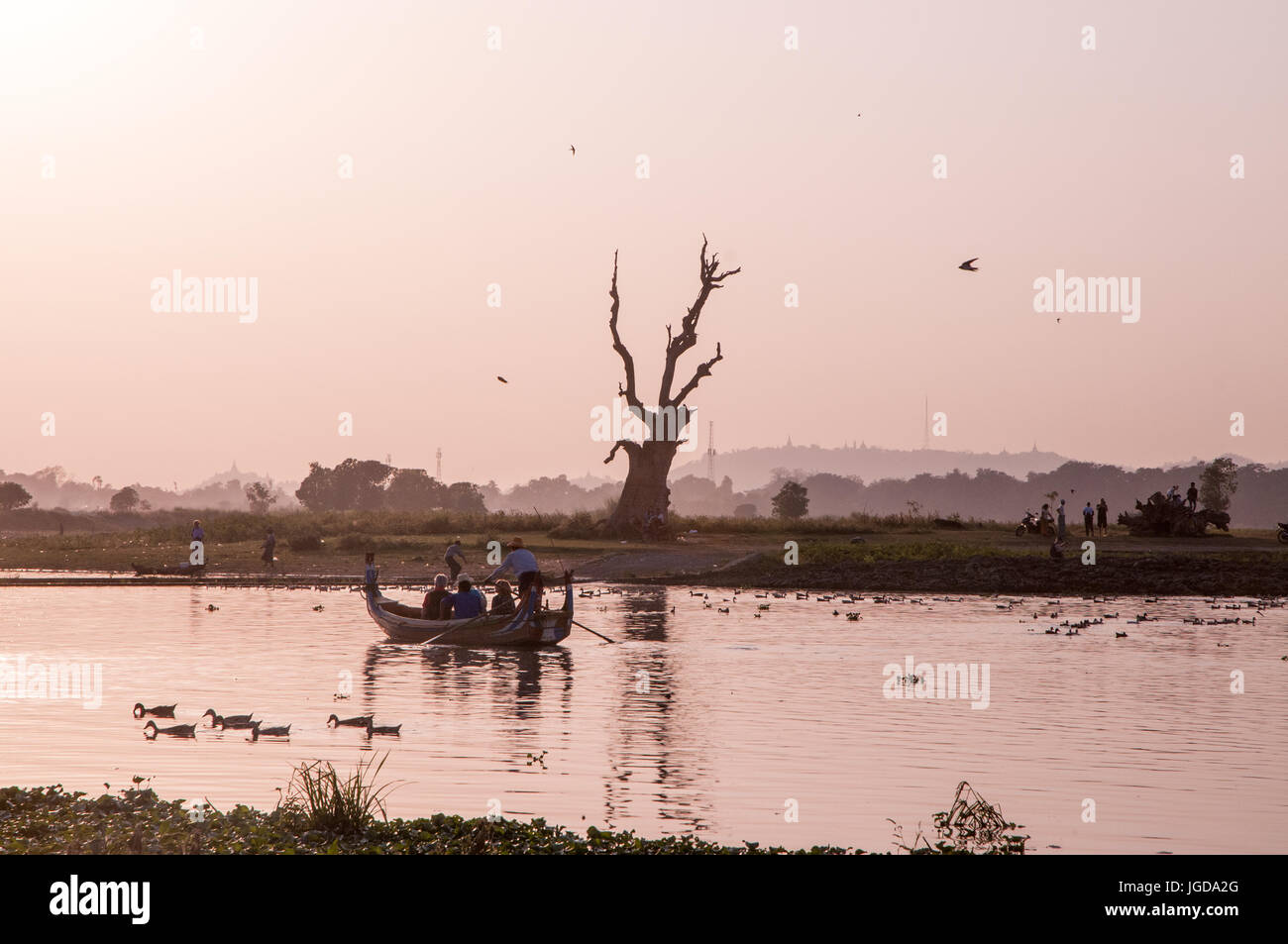 Sunset Myanmar - Ubein bridge Stock Photo - Alamy