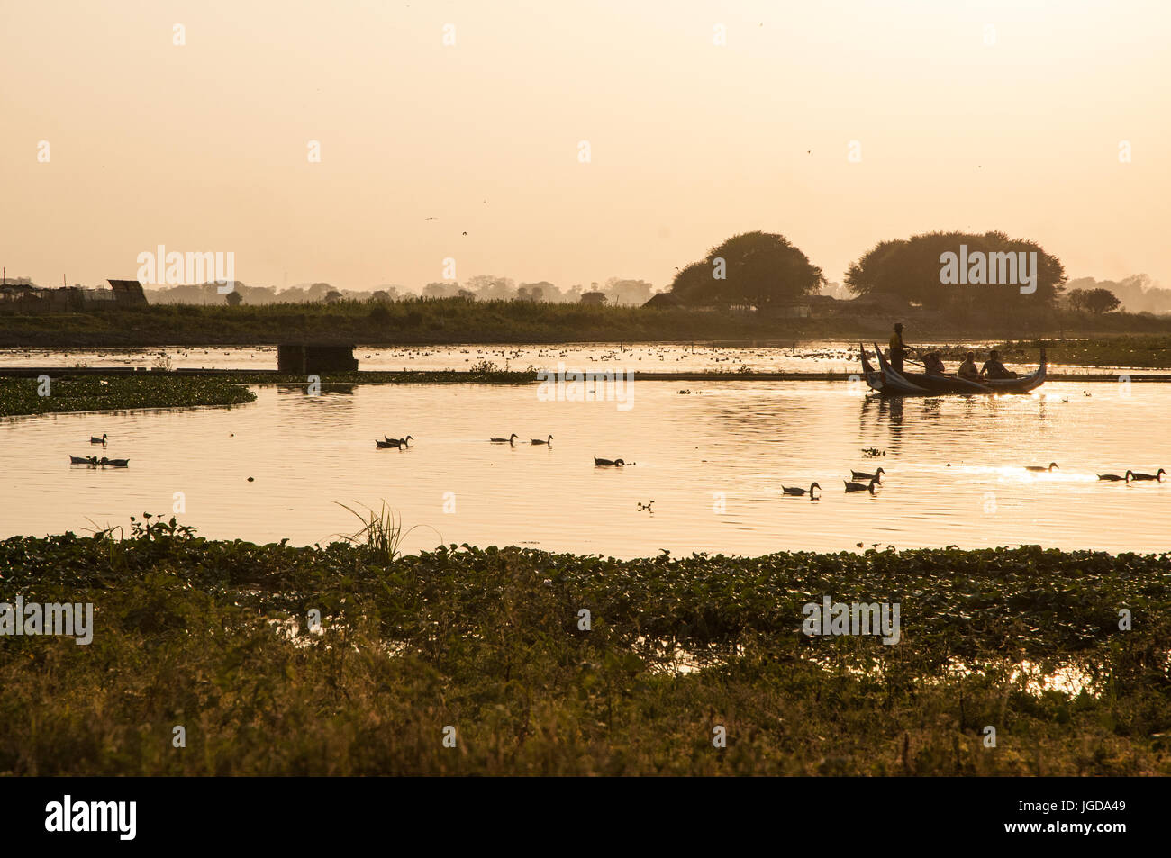 Sunset Myanmar - Ubein bridge Stock Photo - Alamy