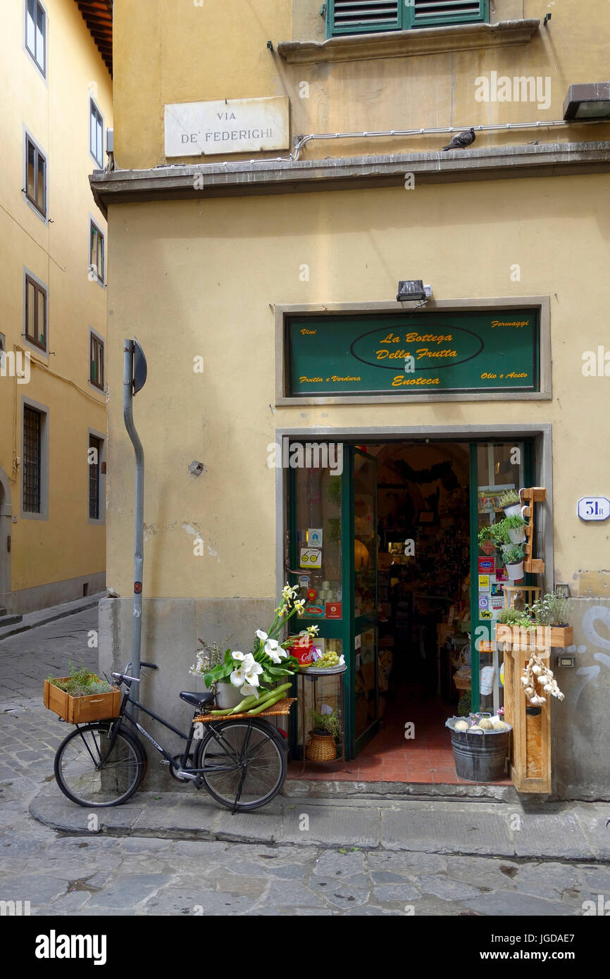 Neighborhood shop hi-res stock photography and images - Alamy