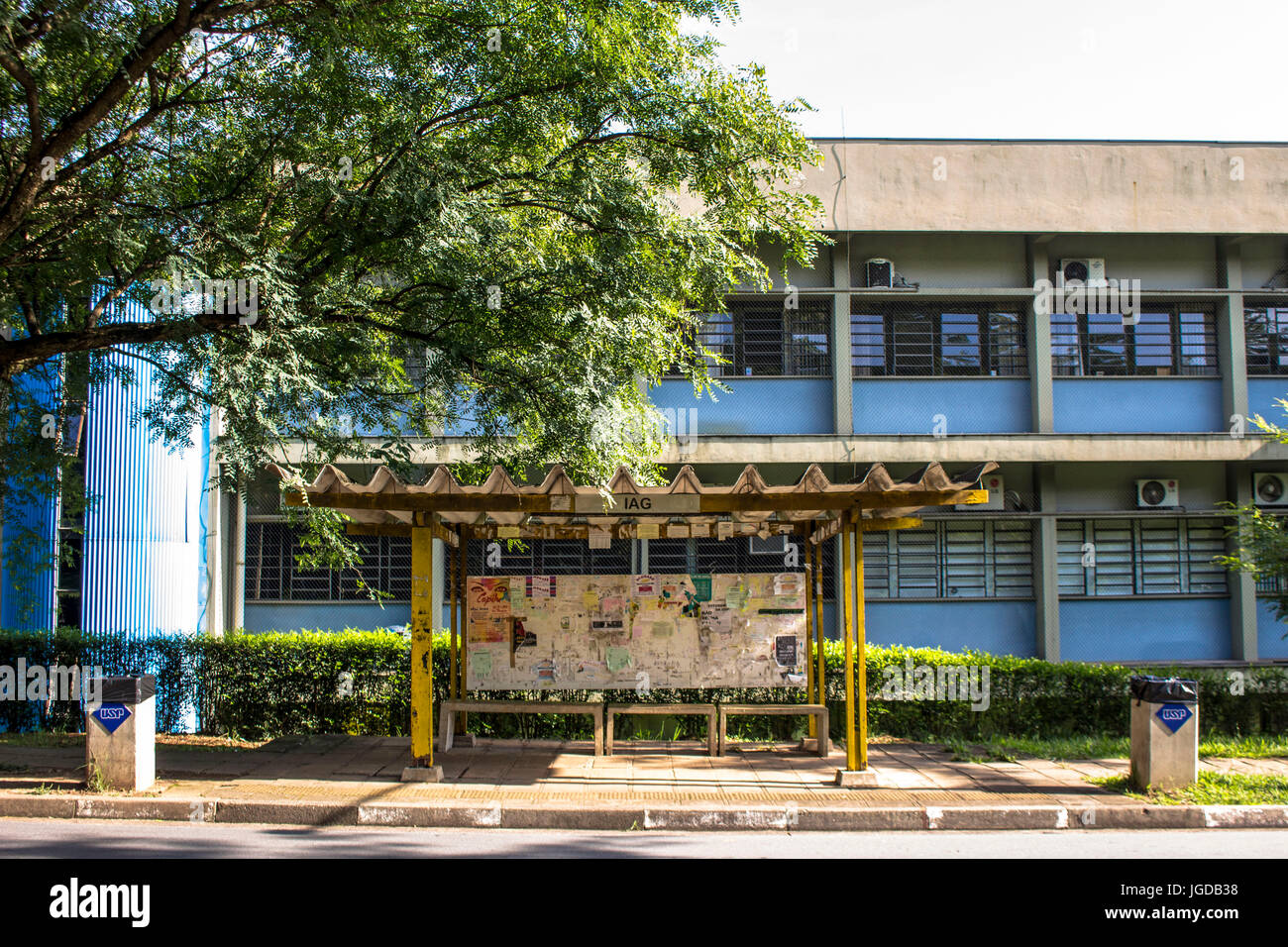 bus stop, USP campus, 06/01/2016, Capital, Butantã, São Paulo, Brazil ...