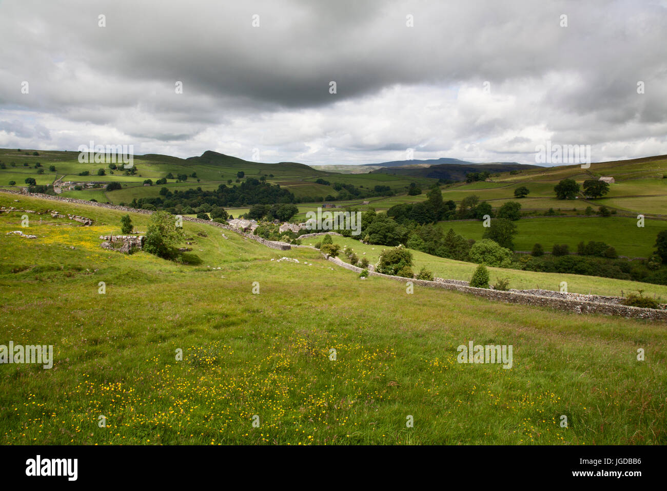 Stainforth village near settle ribblesdale hi-res stock photography and ...