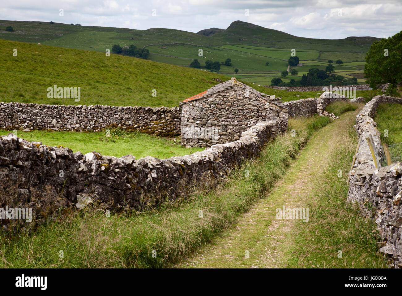 Pennine Bridleway at Stainforth, near Settle, North Yorkshire Dales ...