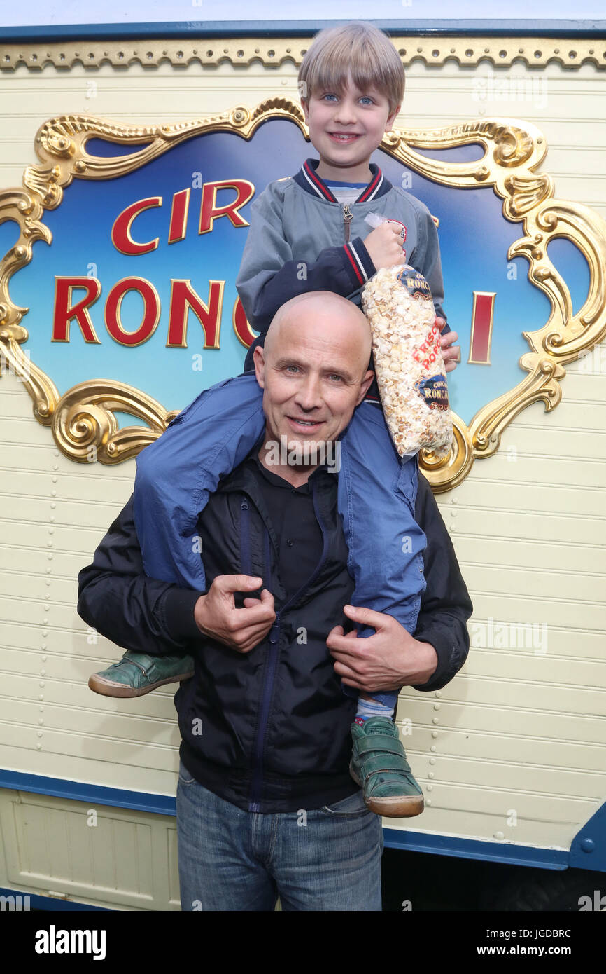 Roncalli Circus Premiere in Hamburg Featuring: Andreas Brucker, Noah ...