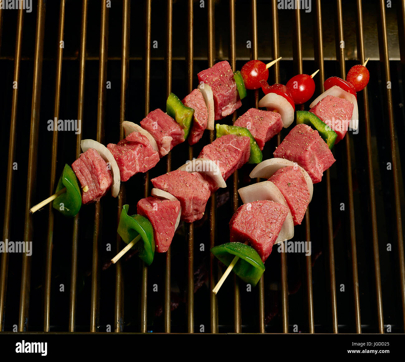 Kebobs on grill hi-res stock photography and images - Alamy