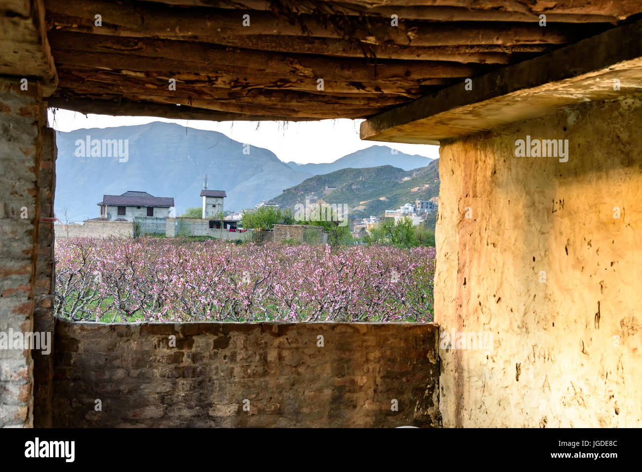 Un constructed house hi-res stock photography and images - Alamy