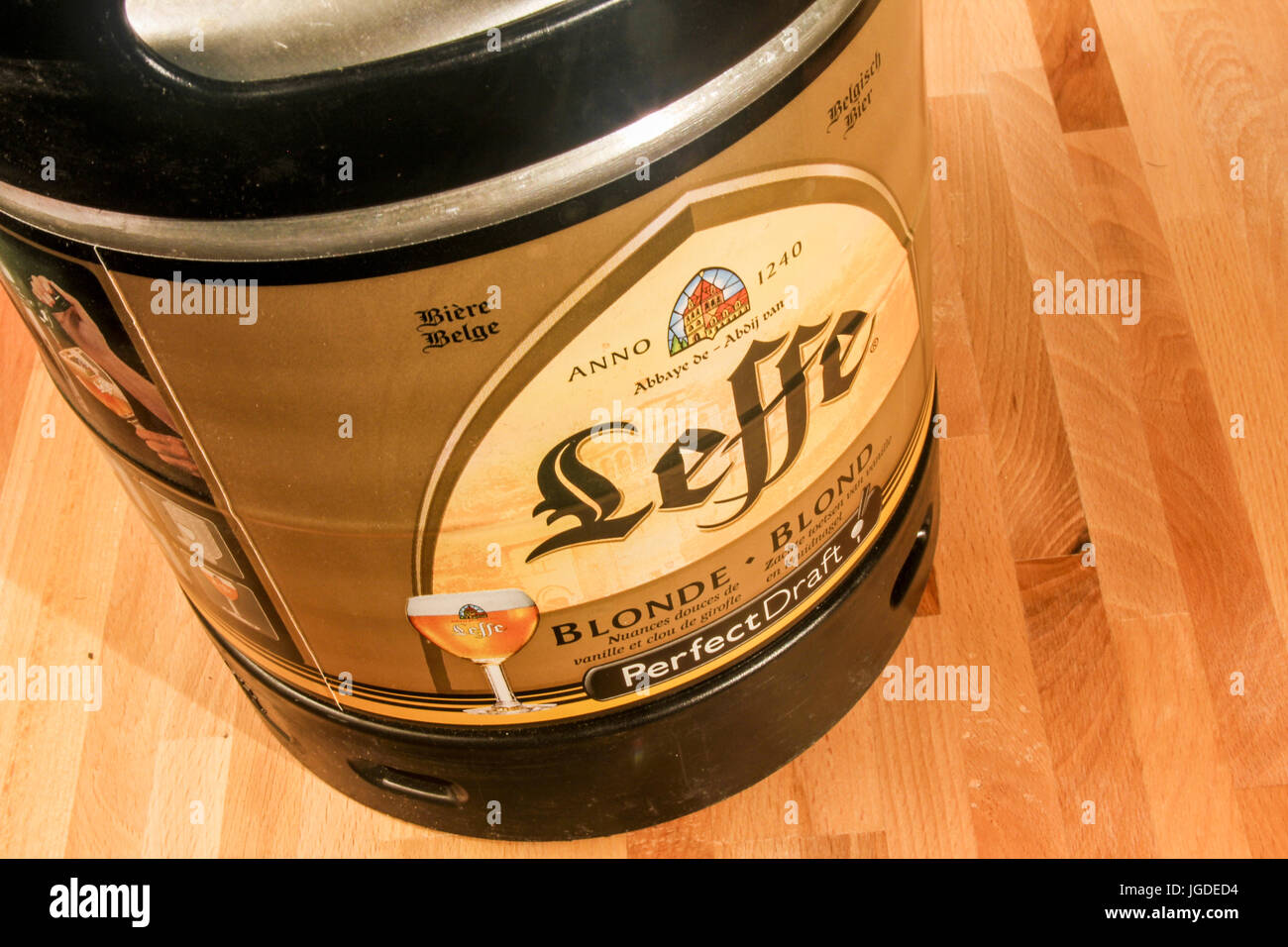 Leffe logo hi-res stock photography and images - Alamy