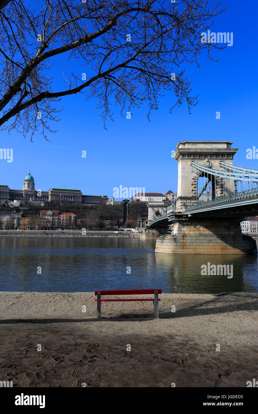 The Széchenyi Chain bridge, river Danube, Budapest city, Hungary Stock ...