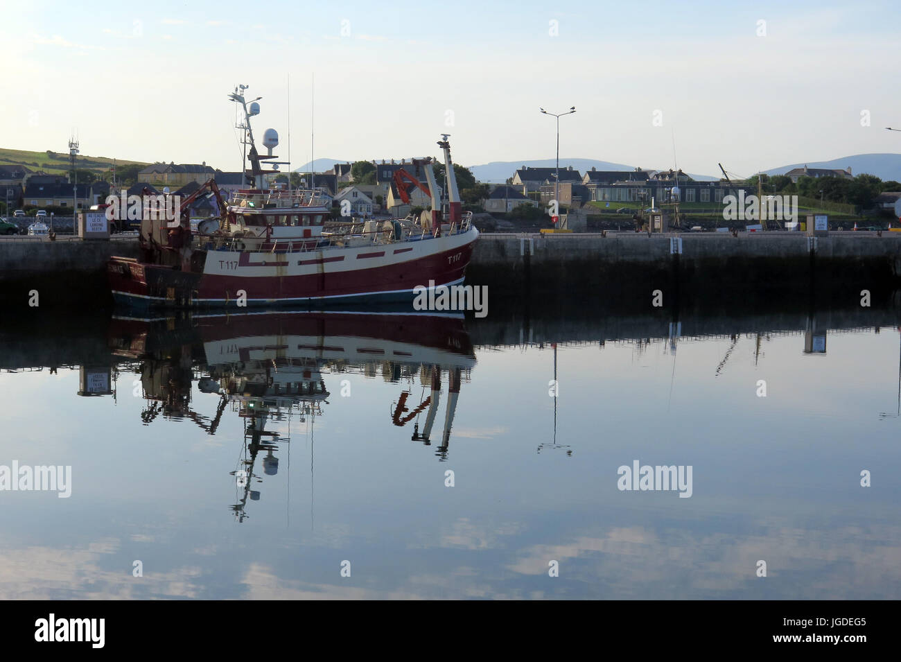 Dingle harbour boats hi-res stock photography and images - Alamy