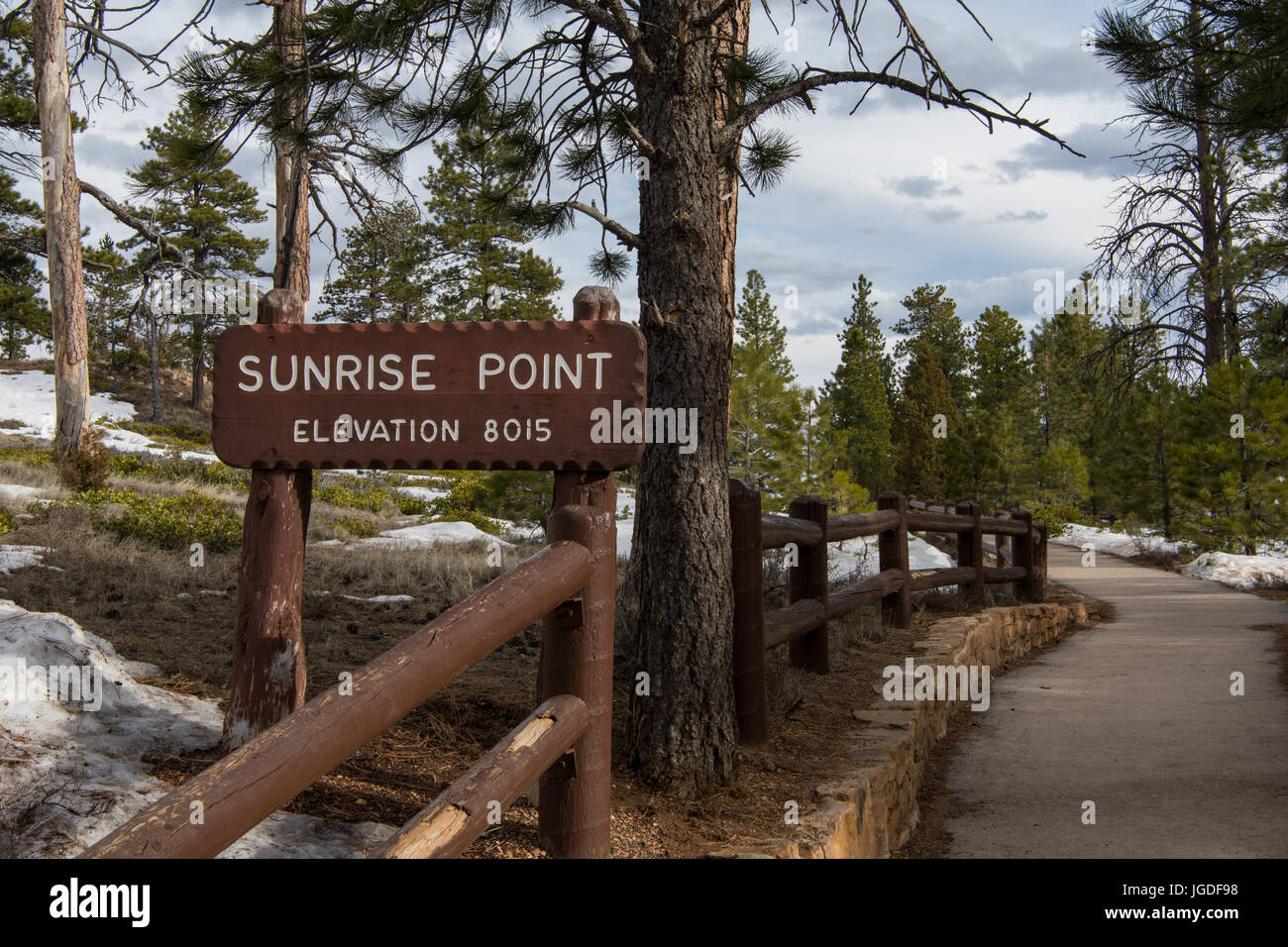 Sunrise Point Sign along the rim trail in Bryce Canyon Stock Photo - Alamy