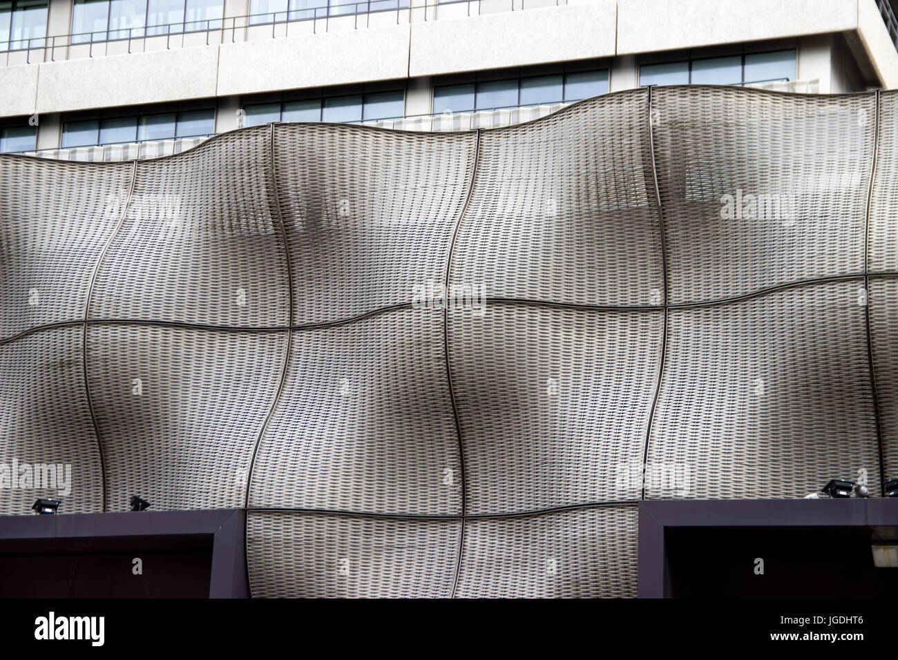 Interesting undulating wall in London, England Stock Photo - Alamy