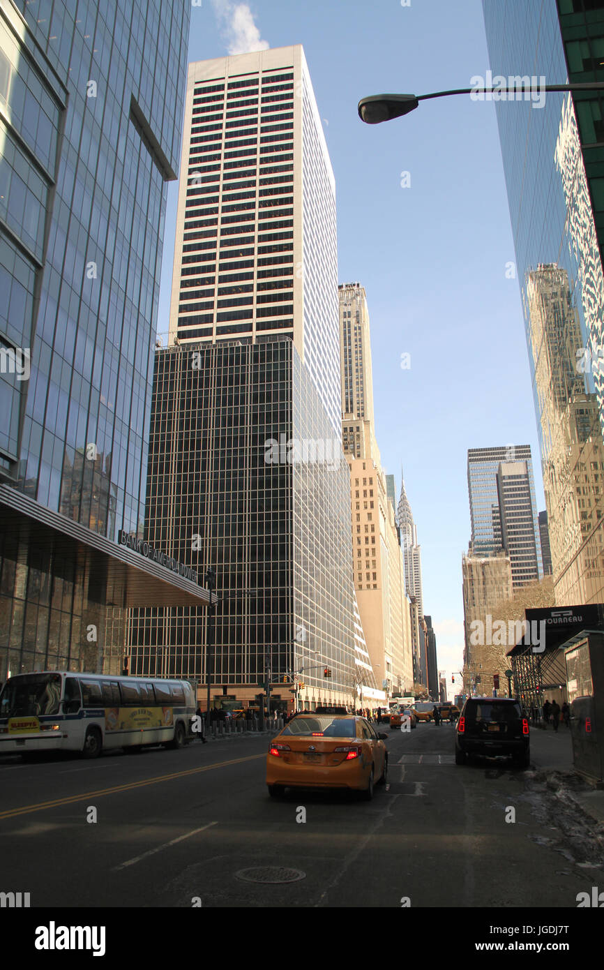 Two times square building hi-res stock photography and images - Alamy