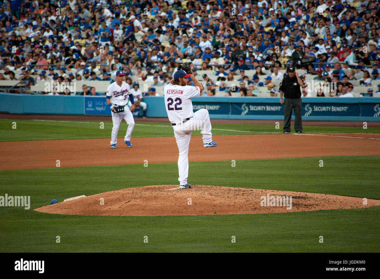 Baseball pitcher throwing pitch High Resolution Stock Photography and ...
