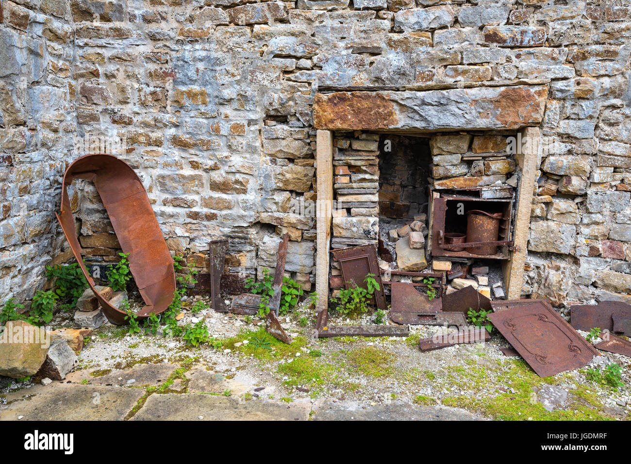 Old cooking range hi-res stock photography and images - Alamy