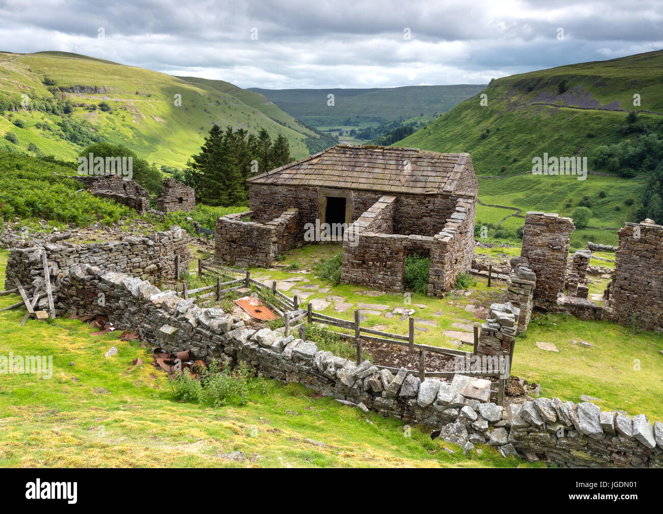 Crackpot Hall in the Yorkshire Dales Stock Photo - Alamy