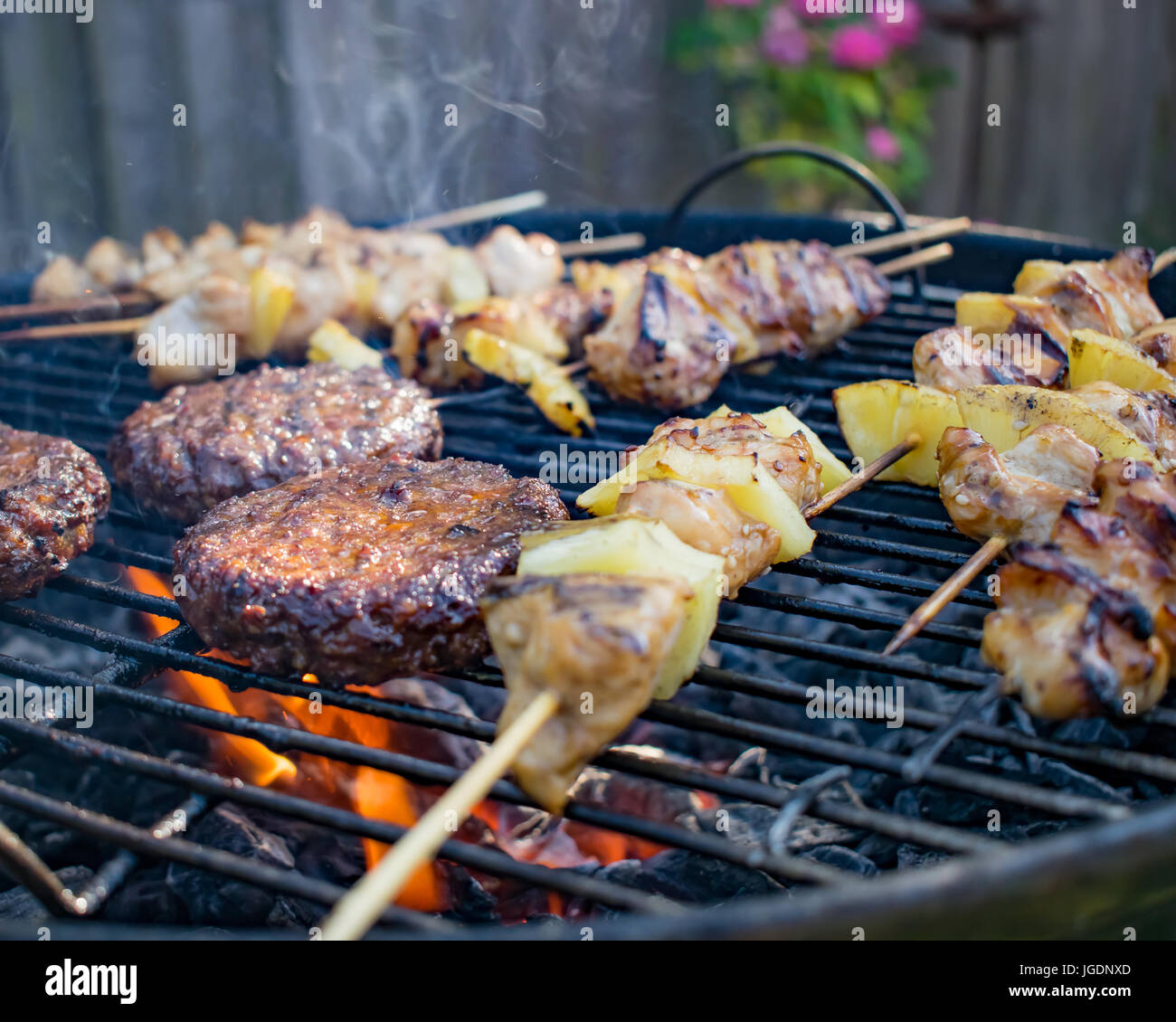 Bbq famly smoke hi-res stock photography and images - Alamy