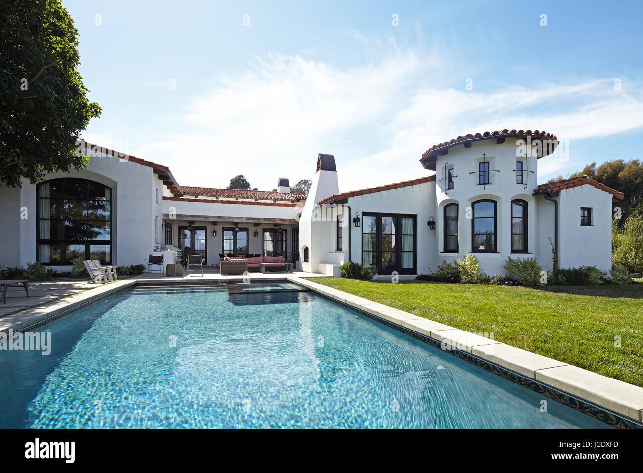 Traditional Spanish residence in Malibu Stock Photo - Alamy