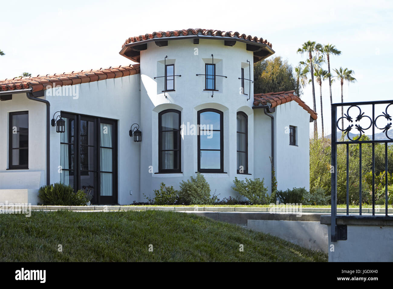 Traditional Spanish residence in Malibu Stock Photo - Alamy