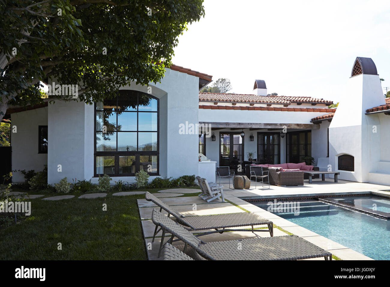 Traditional Spanish residence in Malibu Stock Photo - Alamy