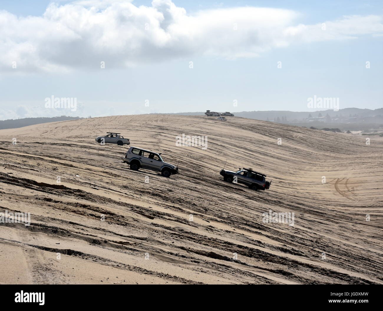 4wd cars on beach hi-res stock photography and images - Alamy