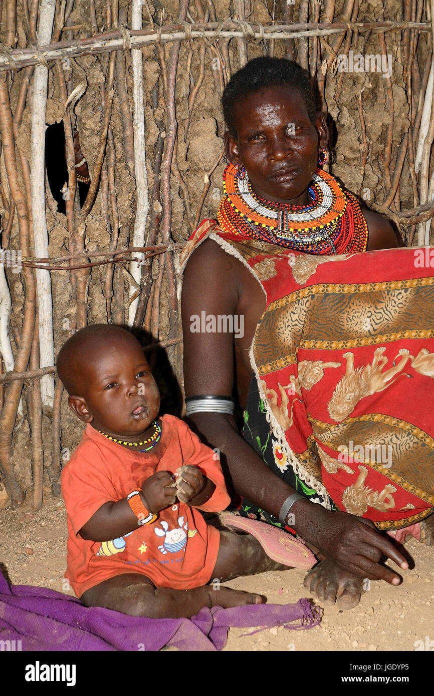 Turkana woman and child in Nordkenia, Turkana-Frau und Kind in ...