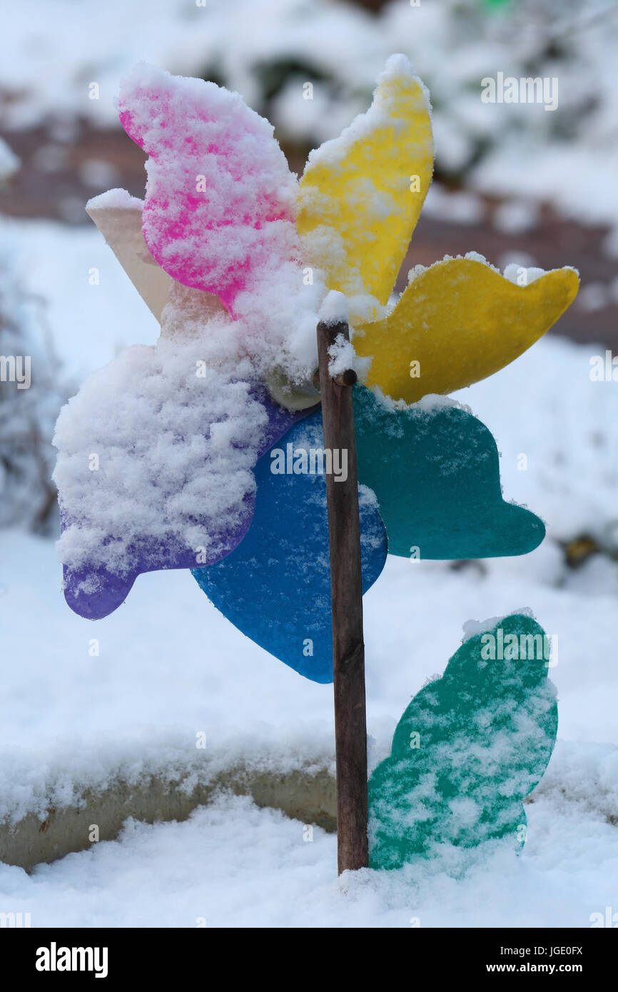 Wind turbine in winter with snow, Windrad im Winter mit Schnee Stock ...