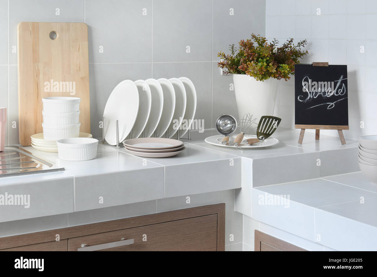 white clean counter in kitchen with utensil at home Stock Photo - Alamy