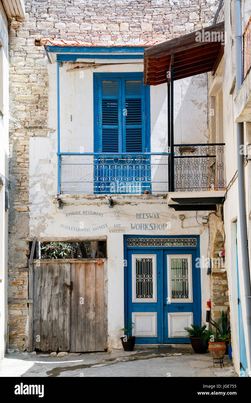 Street scene in the traditional mountain village of Pano Lefkara ...