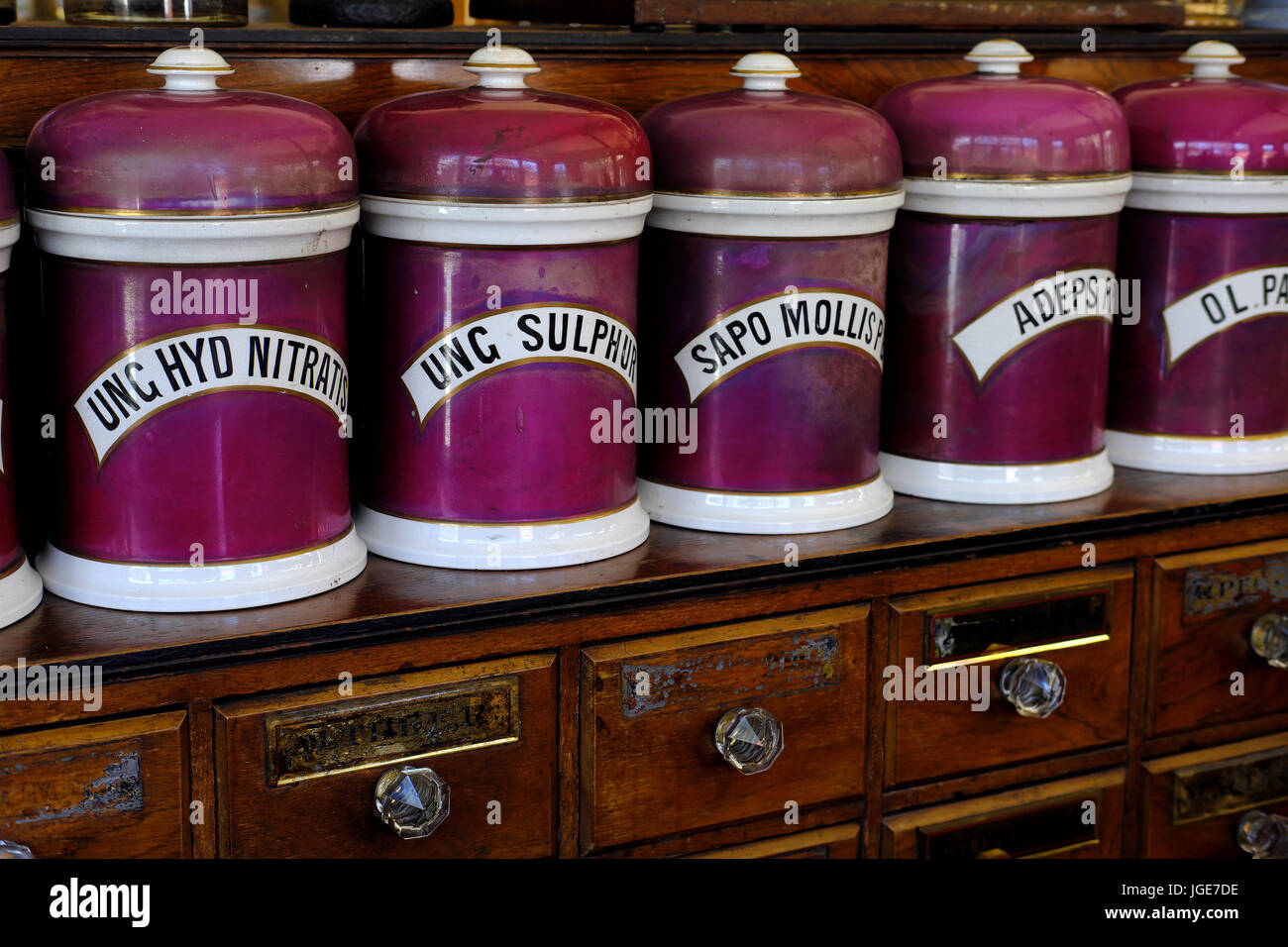 Victorian Pharmacy Stock Photos & Victorian Pharmacy Stock Images - Alamy